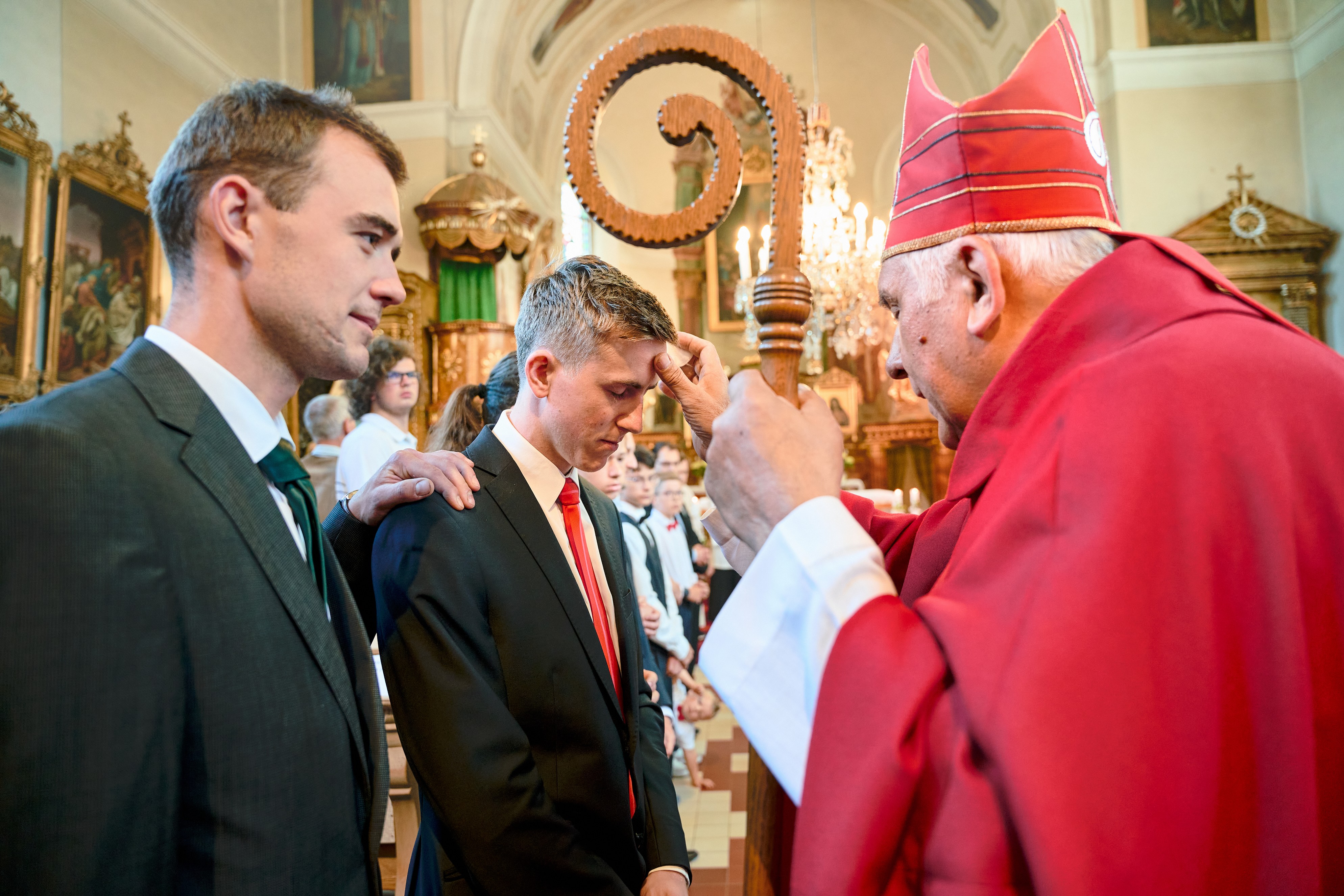 Biřmování v Dolní Dobrouči | Biskupství královéhradecké